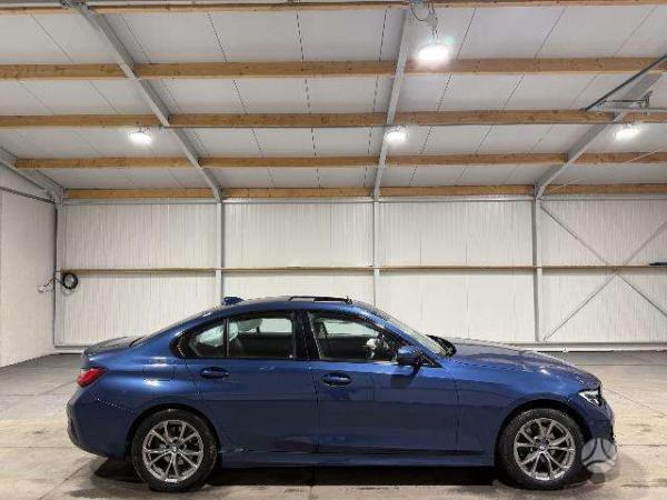 Blue BMW 318 2021 in Kaunas, with an engine capacity of 2.00 L and mileage of 145 thousand km for 13990 €, photo 7 on AUTOMOTO.COM.LV