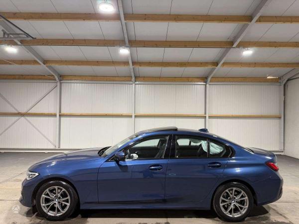 Blue BMW 318 2021 in Kaunas, with an engine capacity of 2.00 L and mileage of 145 thousand km for 13990 €, photo 8 on AUTOMOTO.COM.LV