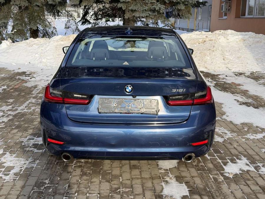 Blue BMW 318 2021 in Kaunas, with an engine capacity of 2.00 L and mileage of 145 thousand km for 14800 €, photo 5 on AUTOMOTO.COM.LV
