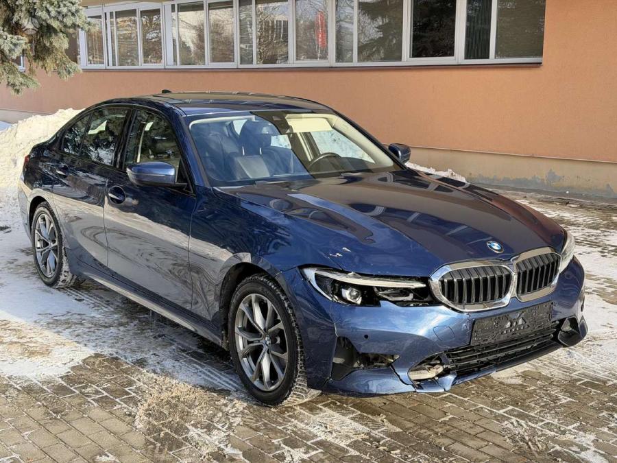 Blue BMW 318 2021 in Kaunas, with an engine capacity of 2.00 L and mileage of 145 thousand km for 14800 €, photo 8 on AUTOMOTO.COM.LV