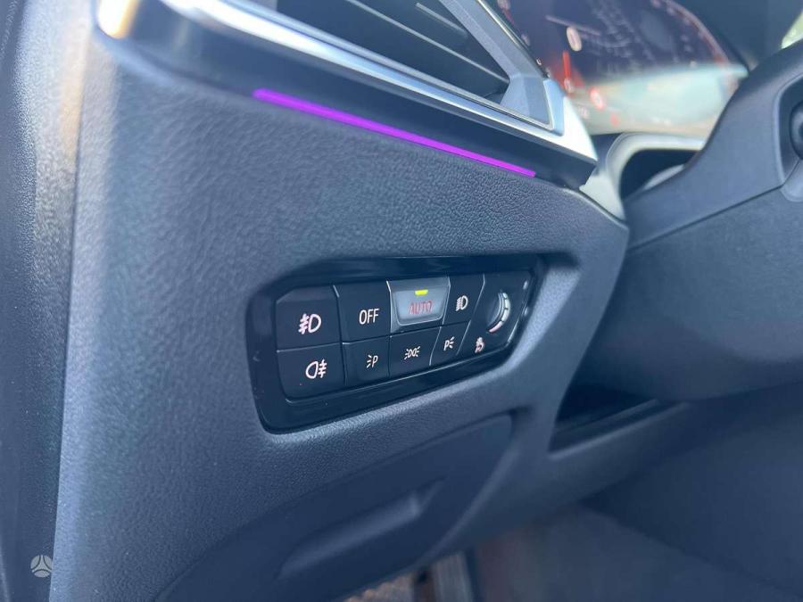 Zils BMW 318 2021 Ignalina, ar dzinēja tilpumu 2.00 L un nobraukumu 80 tūkst. km par 21000 €, foto 24 vietnē AUTOMOTO.COM.LV