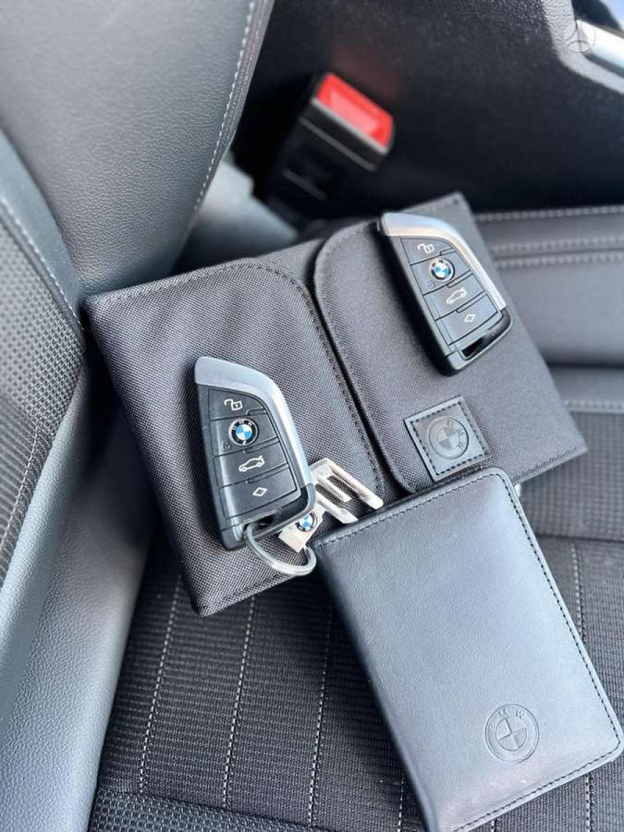 Zils BMW 318 2021 Ignalina, ar dzinēja tilpumu 2.00 L un nobraukumu 80 tūkst. km par 21000 €, foto 26 vietnē AUTOMOTO.COM.LV