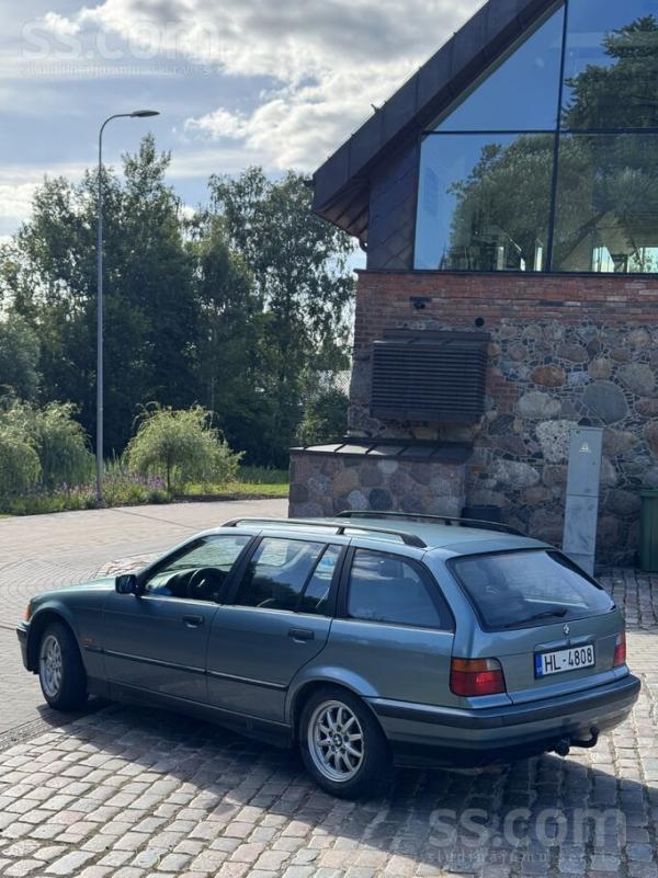 Zils BMW 318 1996 Rēzekne, ar dzinēja tilpumu 1.80 L un nobraukumu 251 tūkst. km par 3000 €, foto 5 vietnē AUTOMOTO.COM.LV