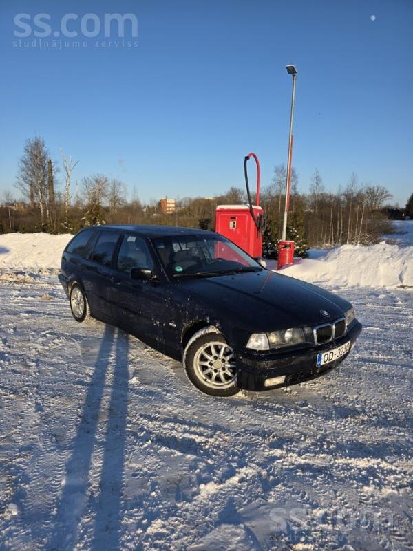 Zils BMW 318 1997 Ludza, ar dzinēja tilpumu 1.80 L un nobraukumu 257 tūkst. km par 2550 €, foto 2 vietnē AUTOMOTO.COM.LV