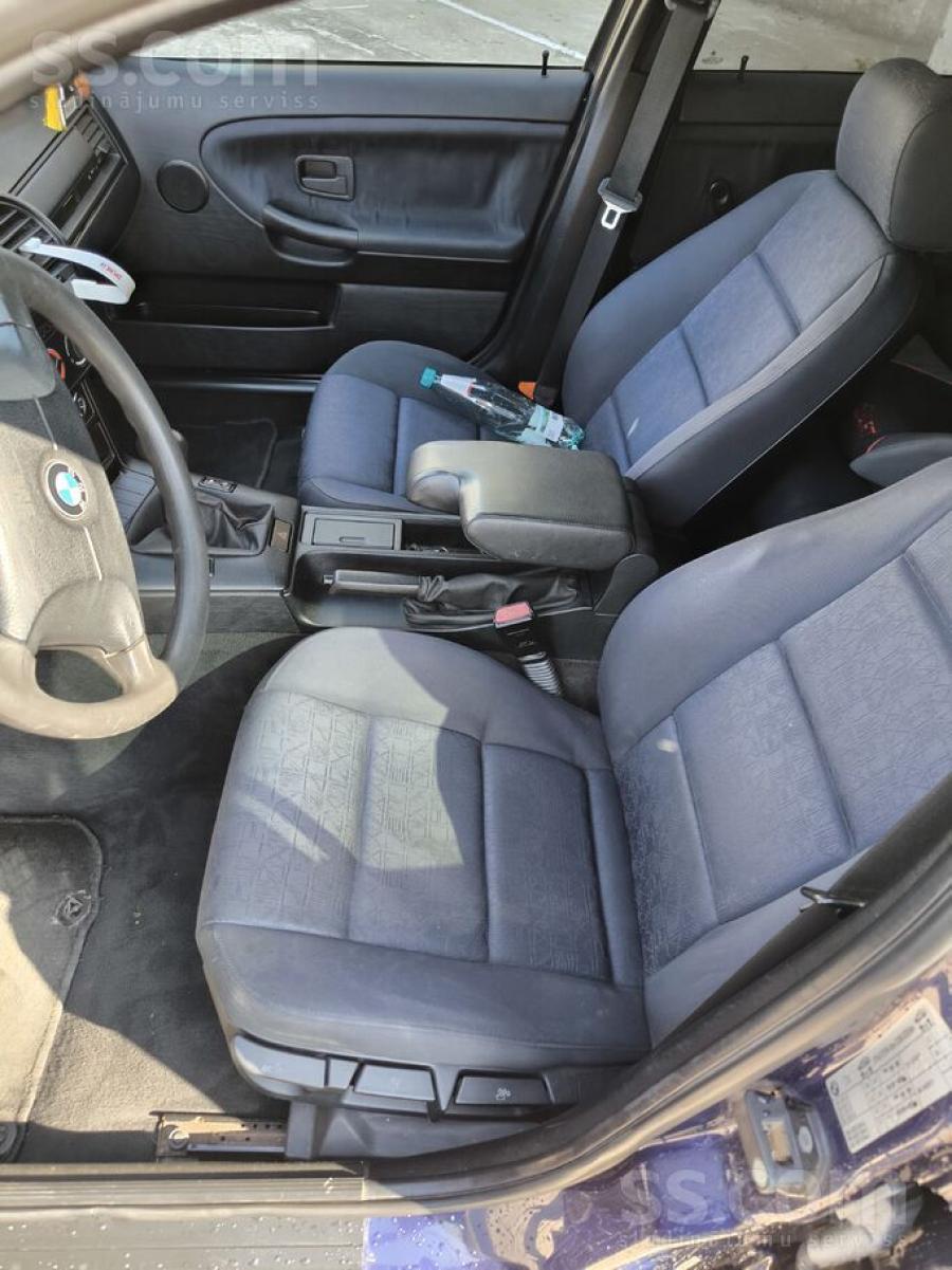 Zils BMW 318 1997 Liepāja, ar dzinēja tilpumu 1.60 L un nobraukumu 385 tūkst. km par 4433 €, foto 9 vietnē AUTOMOTO.COM.LV
