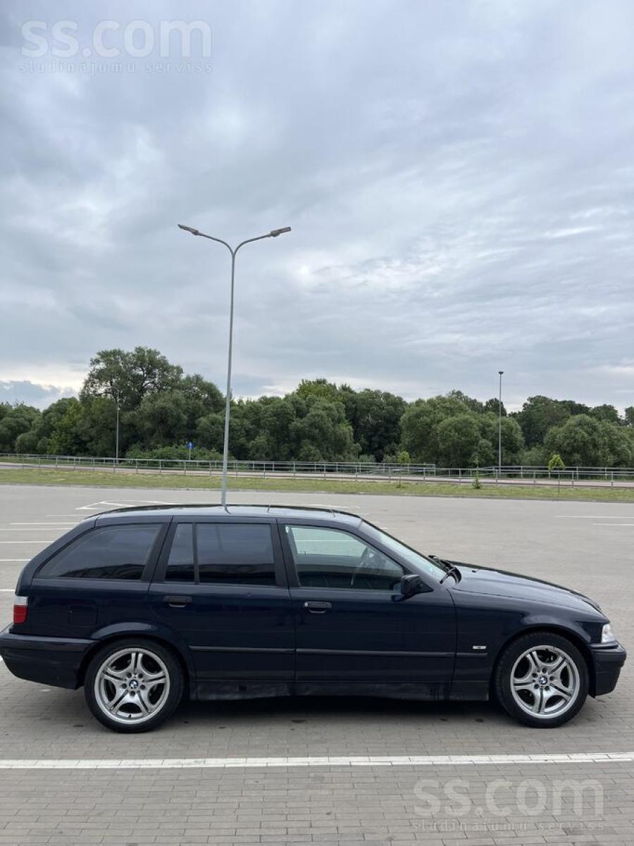 Zils BMW 318 1997 Rēzekne, ar dzinēja tilpumu 1.80 L un nobraukumu 266 tūkst. km par 2600 €, foto 5 vietnē AUTOMOTO.COM.LV