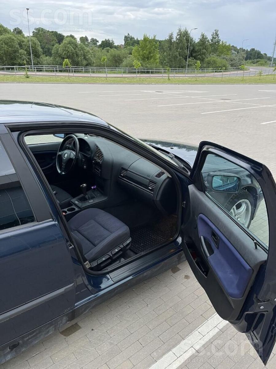 Zils BMW 318 1997 Rēzekne, ar dzinēja tilpumu 1.80 L un nobraukumu 266 tūkst. km par 2600 €, foto 15 vietnē AUTOMOTO.COM.LV