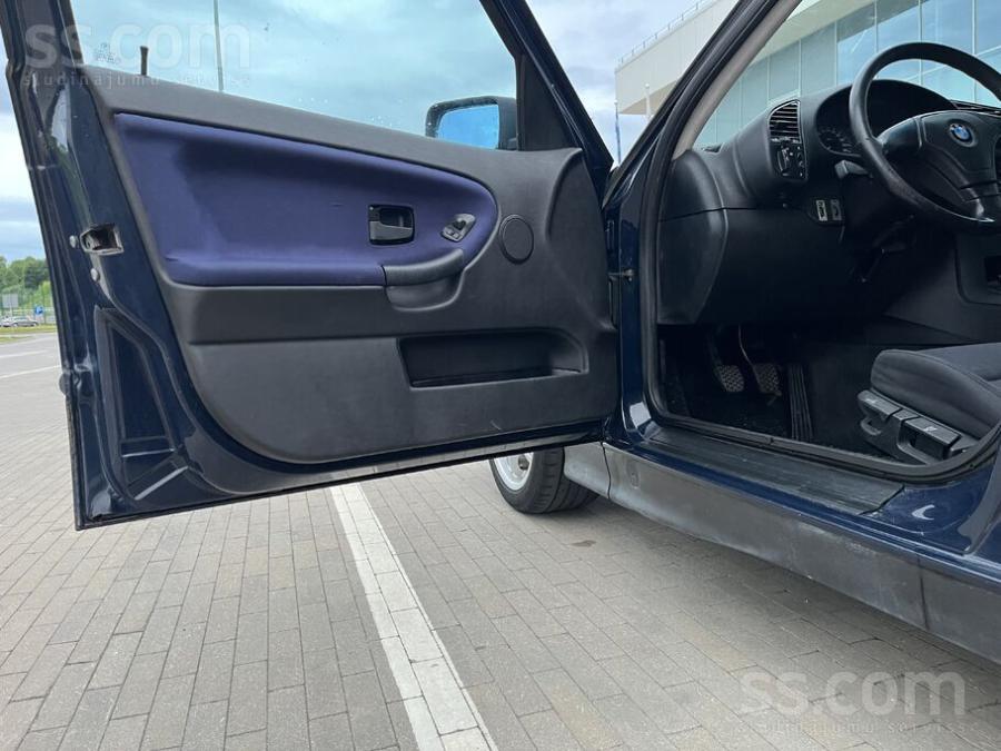 Zils BMW 318 1997 Rēzekne, ar dzinēja tilpumu 1.80 L un nobraukumu 266 tūkst. km par 2600 €, foto 20 vietnē AUTOMOTO.COM.LV