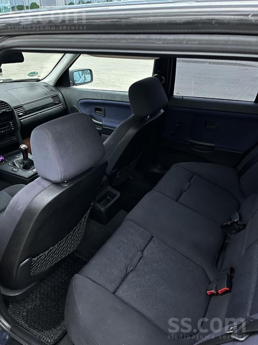 Zils BMW 318 1997 Rēzekne, ar dzinēja tilpumu 1.80 L un nobraukumu 266 tūkst. km par 2600 €, foto 22 vietnē AUTOMOTO.COM.LV