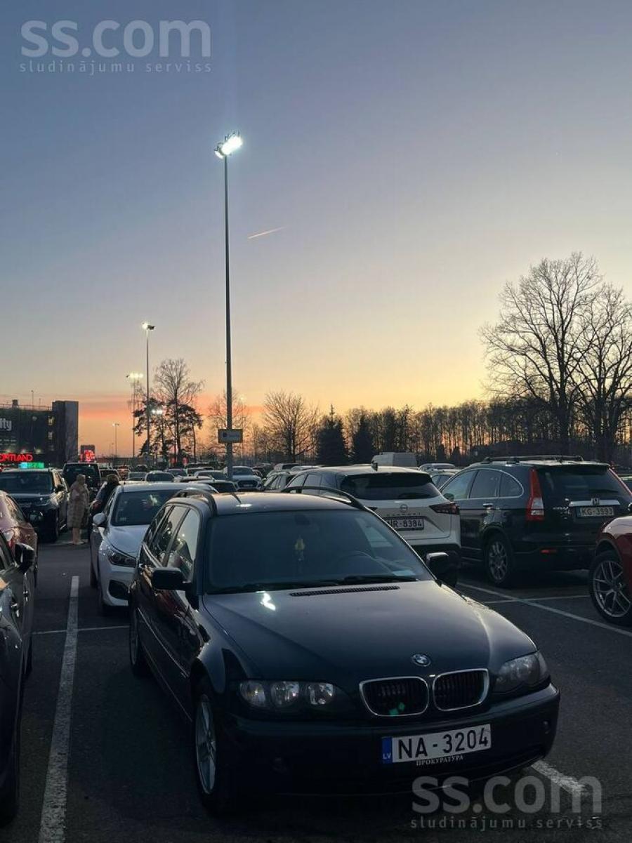 Zils BMW 318 2003 Rīga, ar dzinēja tilpumu 2.00 L un nobraukumu 239 tūkst. km par 4200 €, foto 3 vietnē AUTOMOTO.COM.LV