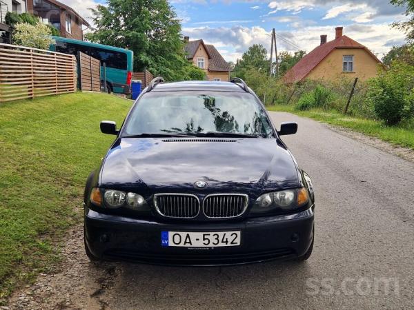 Blue BMW 318 2003 in Valmiera, with an engine capacity of 2.00 L and mileage of 291 thousand km for 1450 €, photo 2 on AUTOMOTO.COM.LV