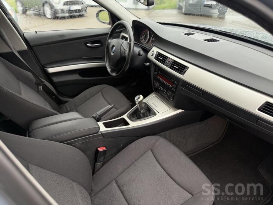 Zils BMW 318 2006 Ogre, ar dzinēja tilpumu 2.00 L un nobraukumu 345 tūkst. km par 2950 €, foto 18 vietnē AUTOMOTO.COM.LV