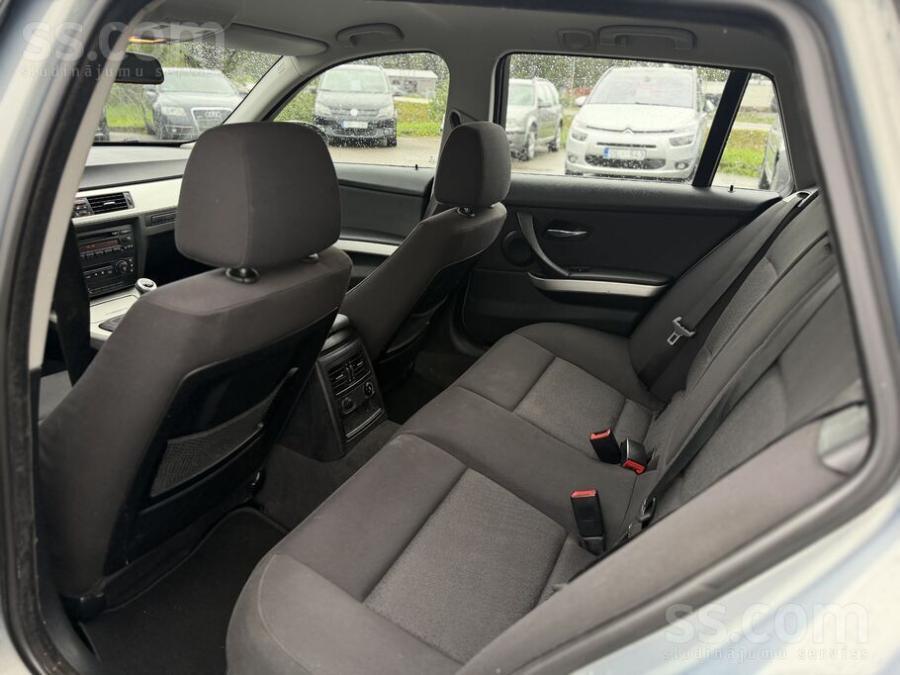 Zils BMW 318 2006 Ogre, ar dzinēja tilpumu 2.00 L un nobraukumu 345 tūkst. km par 2950 €, foto 19 vietnē AUTOMOTO.COM.LV