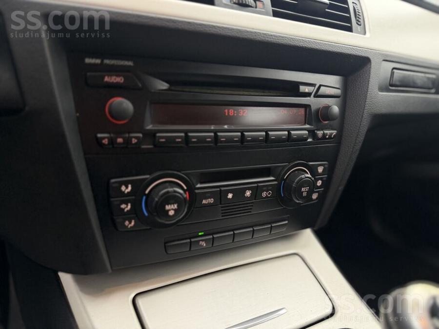 Zils BMW 318 2006 Ogre, ar dzinēja tilpumu 2.00 L un nobraukumu 345 tūkst. km par 2950 €, foto 22 vietnē AUTOMOTO.COM.LV