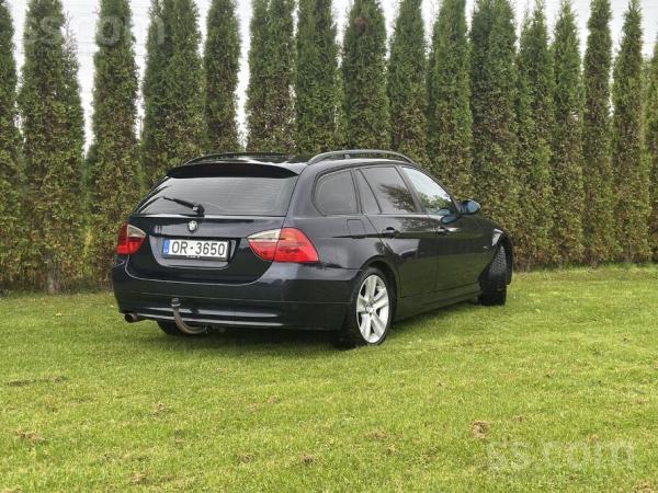 Zils BMW 318 2006 Rīga, ar dzinēja tilpumu 2.00 L un nobraukumu 284 tūkst. km par 3350 €, foto 5 vietnē AUTOMOTO.COM.LV