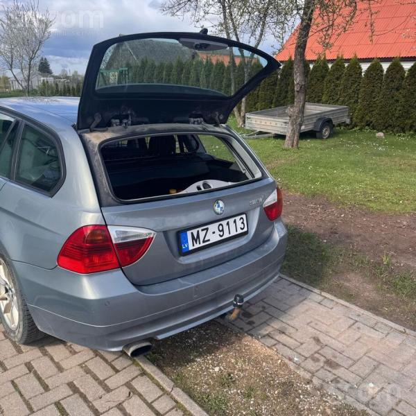 Blue BMW 318 2007 in Valmiera, with an engine capacity of 2.00 L and mileage of 329 thousand km for 2100 €, photo 6 on AUTOMOTO.COM.LV