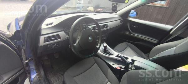 Blue BMW 318 2007 in Cesis, with an engine capacity of 2.00 L and mileage of 376 thousand km for 2950 €, photo 8 on AUTOMOTO.COM.LV
