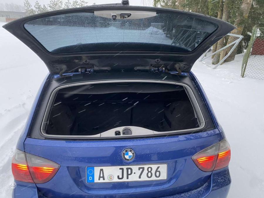 Blue BMW 318 2008 in Kaunas, with an engine capacity of 2.00 L and mileage of 328 thousand km for 1950 €, photo 7 on AUTOMOTO.COM.LV