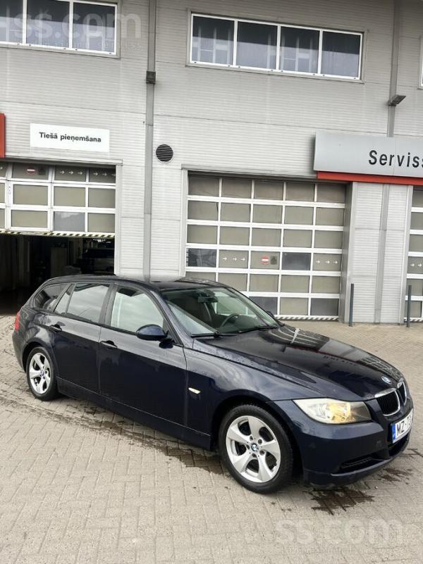 Blue BMW 318 2008 in Liepaja, with an engine capacity of 2.00 L and mileage of 319 thousand km for 2550 €, photo 1 on AUTOMOTO.COM.LV