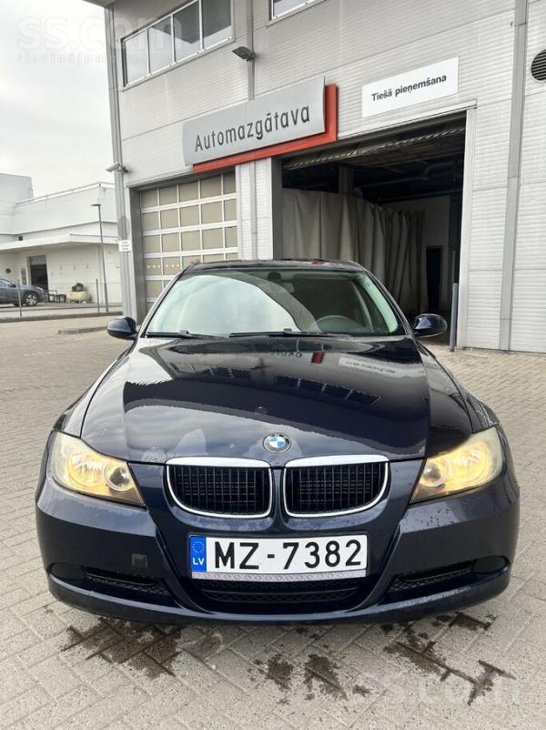Blue BMW 318 2008 in Liepaja, with an engine capacity of 2.00 L and mileage of 319 thousand km for 2550 €, photo 3 on AUTOMOTO.COM.LV