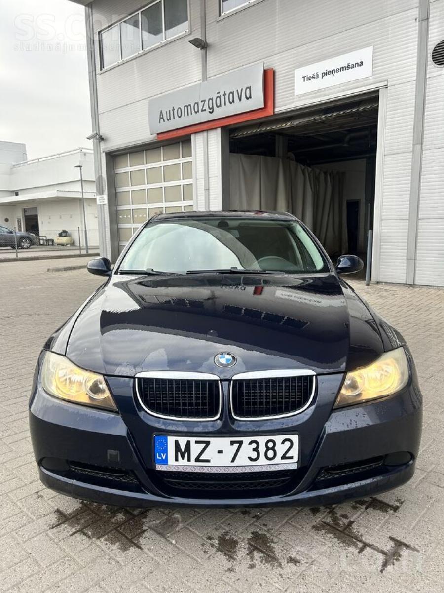 Blue BMW 318 2008 in Liepaja, with an engine capacity of 2.00 L and mileage of 319 thousand km for 2550 €, photo 4 on AUTOMOTO.COM.LV