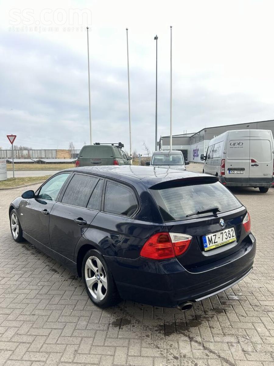 Blue BMW 318 2008 in Liepaja, with an engine capacity of 2.00 L and mileage of 319 thousand km for 2550 €, photo 5 on AUTOMOTO.COM.LV
