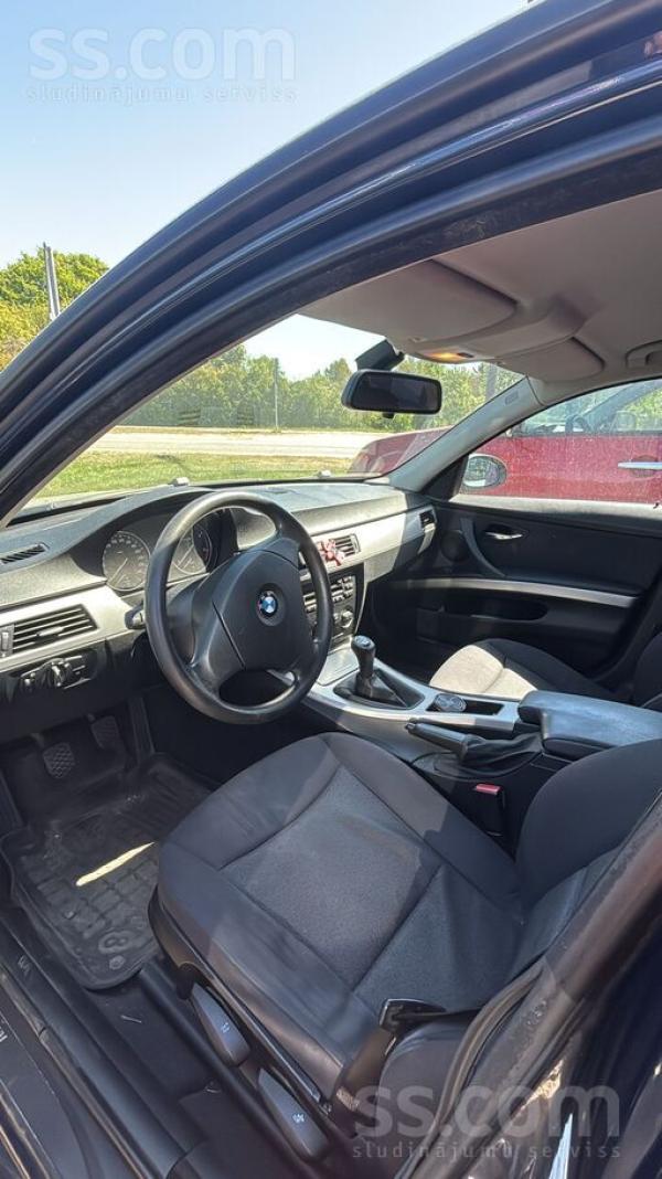Blue BMW 318 2008 in Liepaja, with an engine capacity of 2.00 L and mileage of 319 thousand km for 2550 €, photo 7 on AUTOMOTO.COM.LV