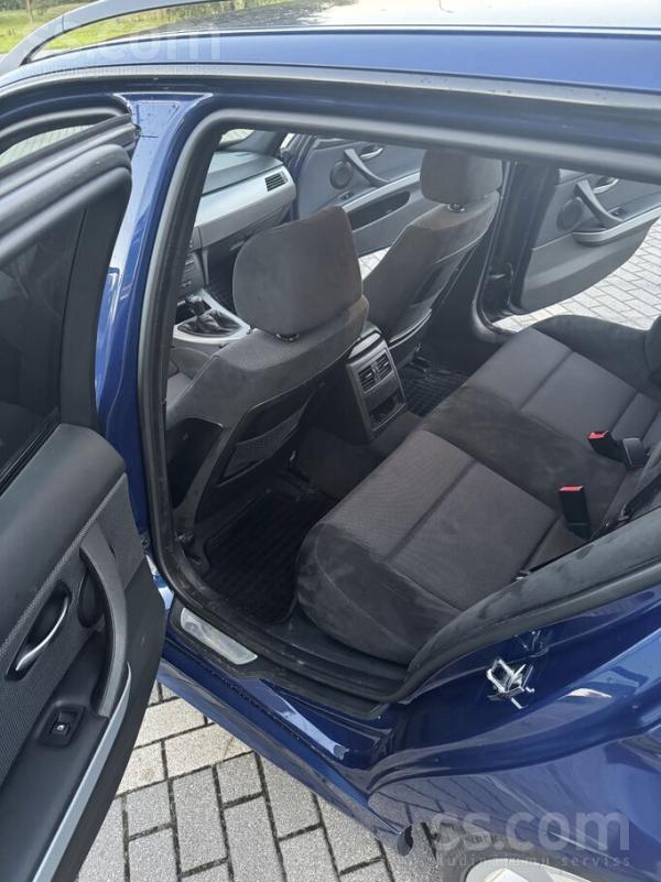 Blue BMW 318 2008 in Jelgava, with an engine capacity of 2.00 L and mileage of 355 thousand km for 3900 €, photo 9 on AUTOMOTO.COM.LV