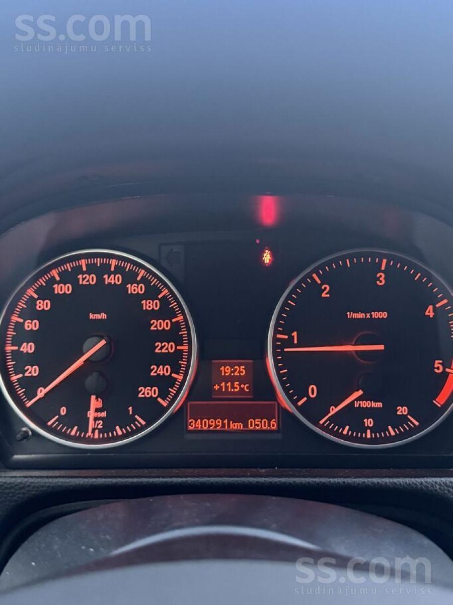Zils BMW 318 2008 Jelgava, ar dzinēja tilpumu 2.00 L un nobraukumu 355 tūkst. km par 3900 €, foto 14 vietnē AUTOMOTO.COM.LV