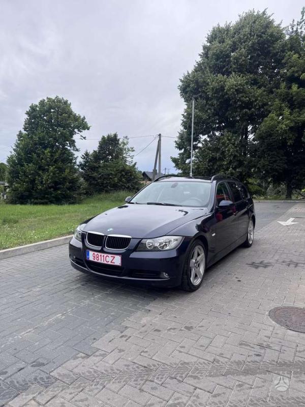 Blue BMW 318 2008 in Ukmerge, with an engine capacity of 2.00 L and mileage of 299 thousand km for 2900 €, photo 1 on AUTOMOTO.COM.LV