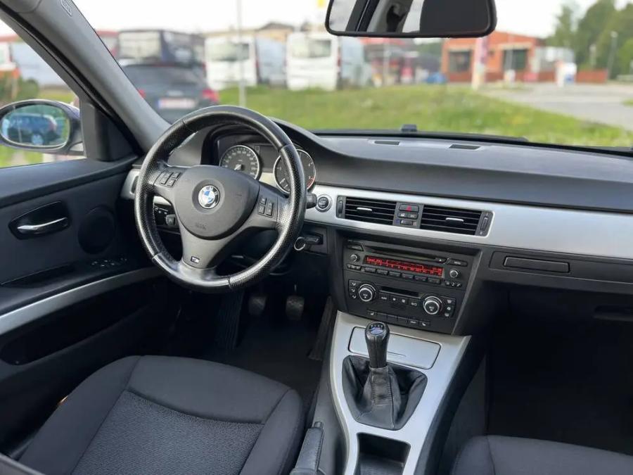 Zils BMW 318 2008 Cēsis, ar dzinēja tilpumu 2.00 L un nobraukumu 274 tūkst. km par 4500 €, foto 9 vietnē AUTOMOTO.COM.LV