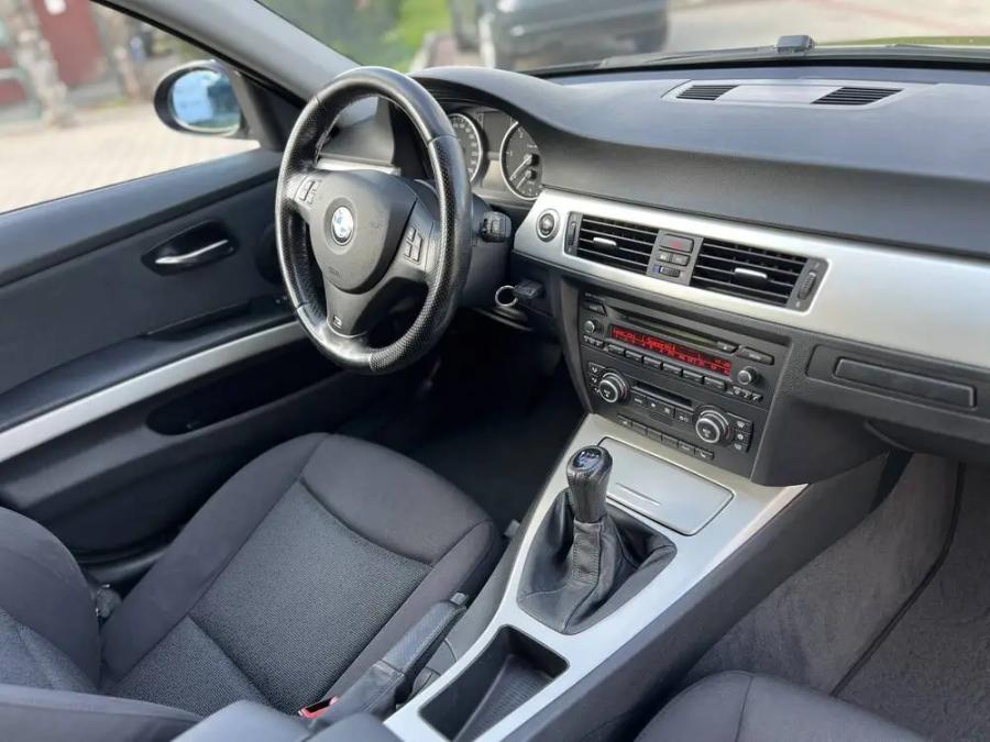 Zils BMW 318 2008 Cēsis, ar dzinēja tilpumu 2.00 L un nobraukumu 274 tūkst. km par 4500 €, foto 12 vietnē AUTOMOTO.COM.LV