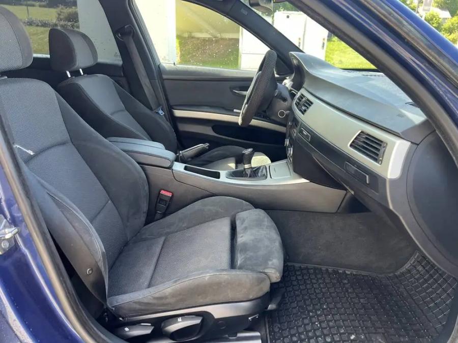 Blue BMW 318 2008 in Rezekne, with an engine capacity of 2.00 L and mileage of 419 thousand km for 4490 €, photo 11 on AUTOMOTO.COM.LV