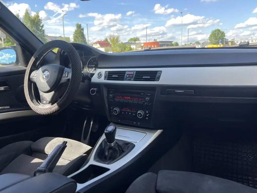 Blue BMW 318 2008 in Rezekne, with an engine capacity of 2.00 L and mileage of 419 thousand km for 4490 €, photo 12 on AUTOMOTO.COM.LV