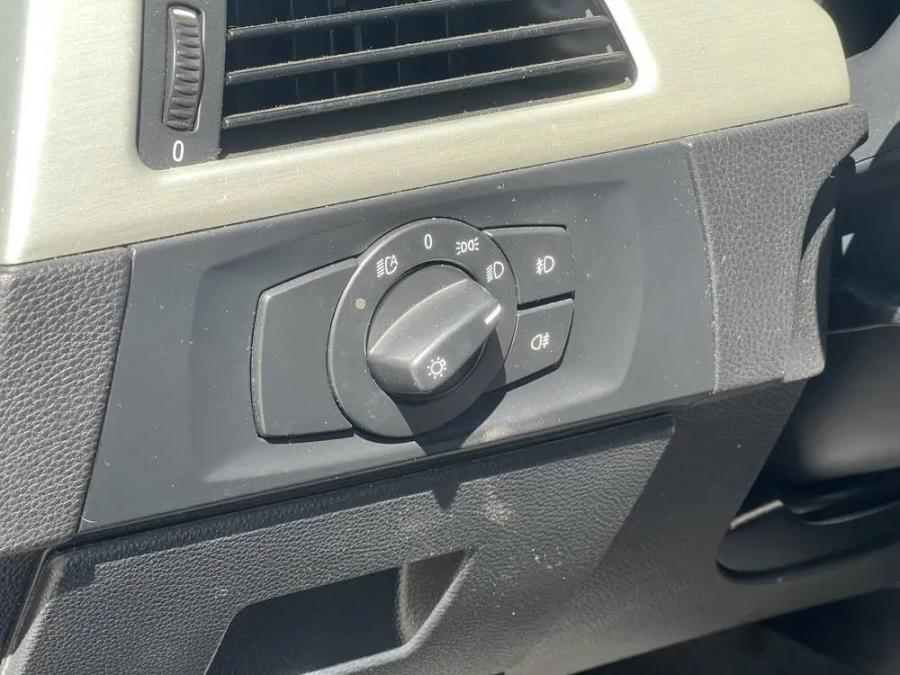 Blue BMW 318 2008 in Rezekne, with an engine capacity of 2.00 L and mileage of 419 thousand km for 4490 €, photo 18 on AUTOMOTO.COM.LV