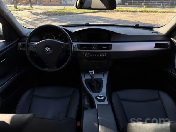 Zils BMW 318 2008 Rīga, ar dzinēja tilpumu 2.00 L un nobraukumu 326 tūkst. km par 2950 €, foto 8 vietnē AUTOMOTO.COM.LV