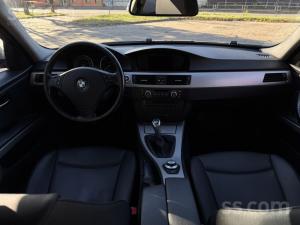 Blue BMW 318 2008 in Riga, with an engine capacity of 2.00 L and mileage of 326 thousand km for 2950 €, photo 8 on AUTOMOTO.COM.LV