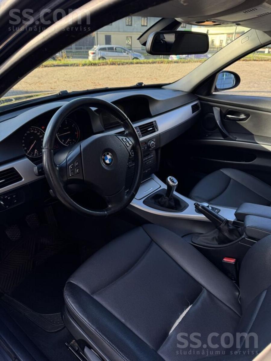 Blue BMW 318 2008 in Riga, with an engine capacity of 2.00 L and mileage of 326 thousand km for 2950 €, photo 9 on AUTOMOTO.COM.LV