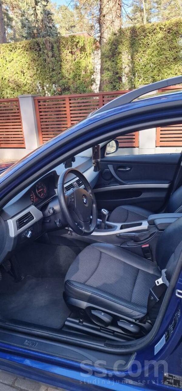 Blue BMW 318 2009 in Riga, with an engine capacity of 2.00 L and mileage of 256 thousand km for 5999 €, photo 6 on AUTOMOTO.COM.LV