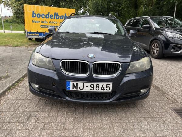 Blue BMW 318 2009 in Riga, with an engine capacity of 2.00 L and mileage of 408 thousand km for 2500 €, photo 1 on AUTOMOTO.COM.LV