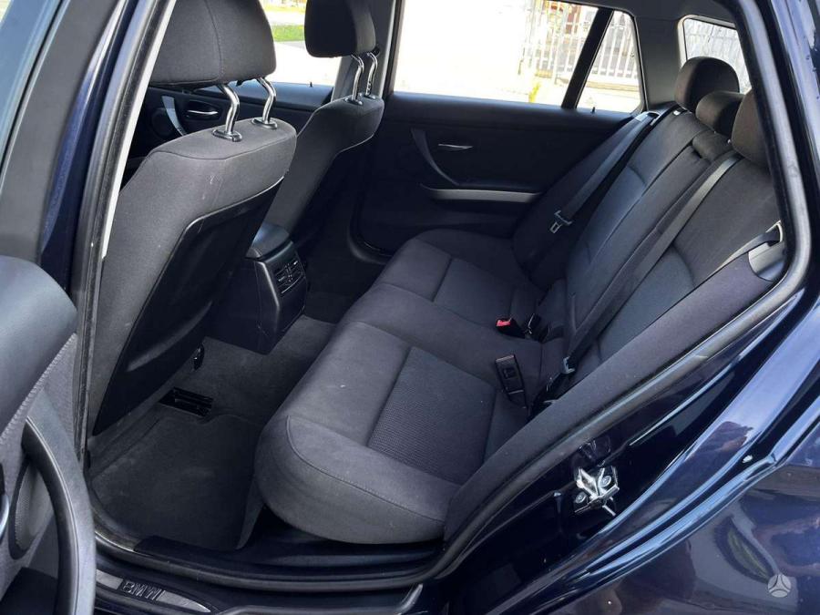 Blue BMW 318 2009 in Ukmerge, with an engine capacity of 2.00 L and mileage of 316 thousand km for 3200 €, photo 20 on AUTOMOTO.COM.LV