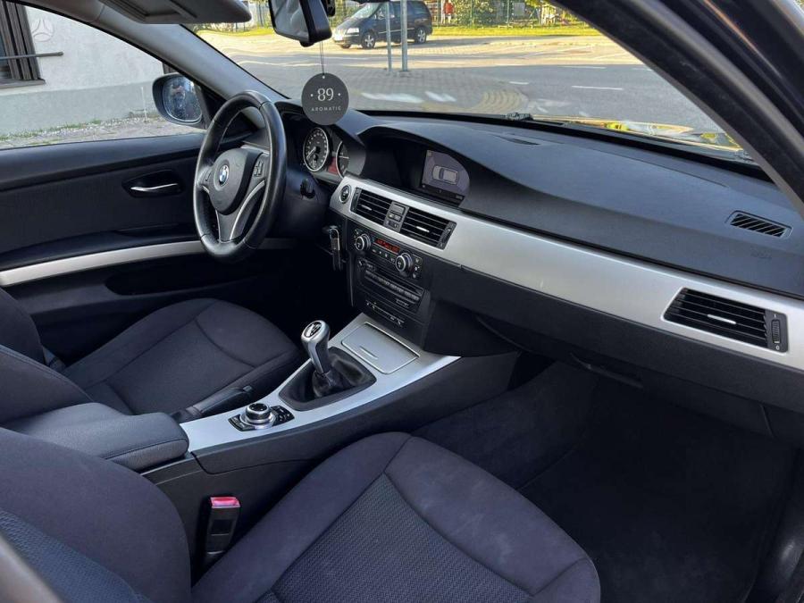Blue BMW 318 2009 in Ukmerge, with an engine capacity of 2.00 L and mileage of 316 thousand km for 3200 €, photo 23 on AUTOMOTO.COM.LV