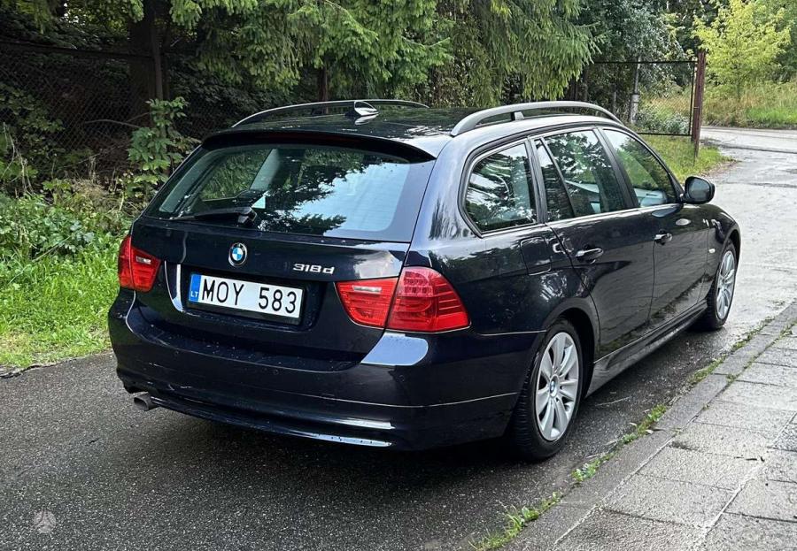 Zils BMW 318 2009 Viļņa, ar dzinēja tilpumu 2.00 L un nobraukumu 398 tūkst. km par 2700 €, foto 7 vietnē AUTOMOTO.COM.LV