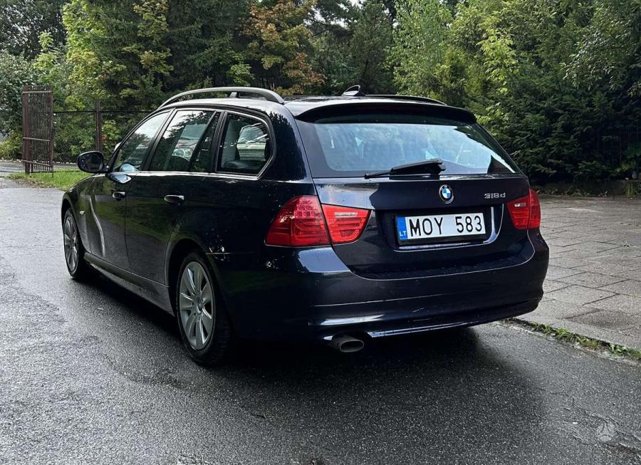 Zils BMW 318 2009 Viļņa, ar dzinēja tilpumu 2.00 L un nobraukumu 398 tūkst. km par 2700 €, foto 9 vietnē AUTOMOTO.COM.LV