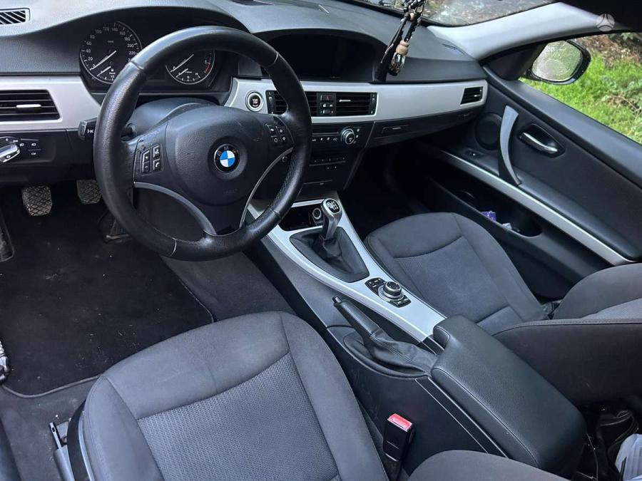 Zils BMW 318 2009 Viļņa, ar dzinēja tilpumu 2.00 L un nobraukumu 398 tūkst. km par 2700 €, foto 11 vietnē AUTOMOTO.COM.LV