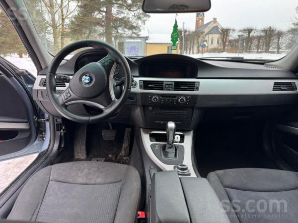 Zils BMW 318 2010 Rīga, ar dzinēja tilpumu 2.00 L un nobraukumu 375 tūkst. km par 3750 €, foto 5 vietnē AUTOMOTO.COM.LV