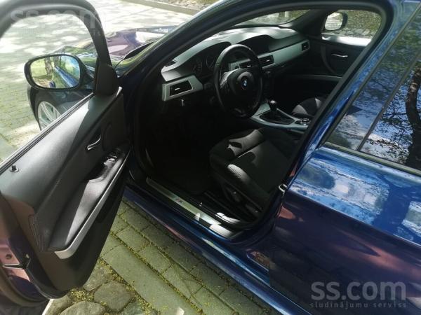 Blue BMW 318 2010 in Bauska, with an engine capacity of 2.00 L and mileage of 352 thousand km for 6499 €, photo 4 on AUTOMOTO.COM.LV