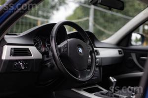 Zils BMW 318 2010 Rīga, ar dzinēja tilpumu 2.00 L un nobraukumu 286 tūkst. km par 5790 €, foto 14 vietnē AUTOMOTO.COM.LV