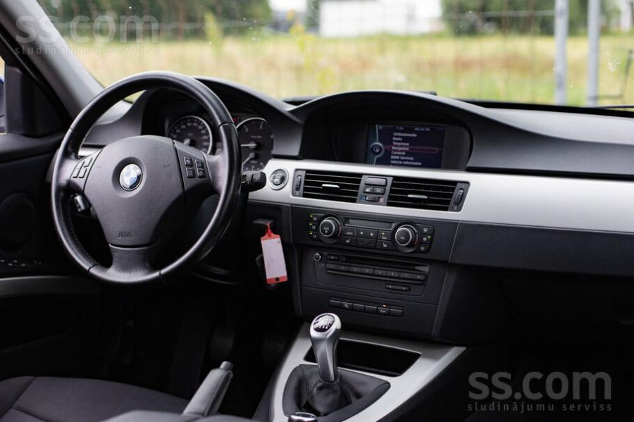 Zils BMW 318 2010 Rīga, ar dzinēja tilpumu 2.00 L un nobraukumu 286 tūkst. km par 5790 €, foto 26 vietnē AUTOMOTO.COM.LV