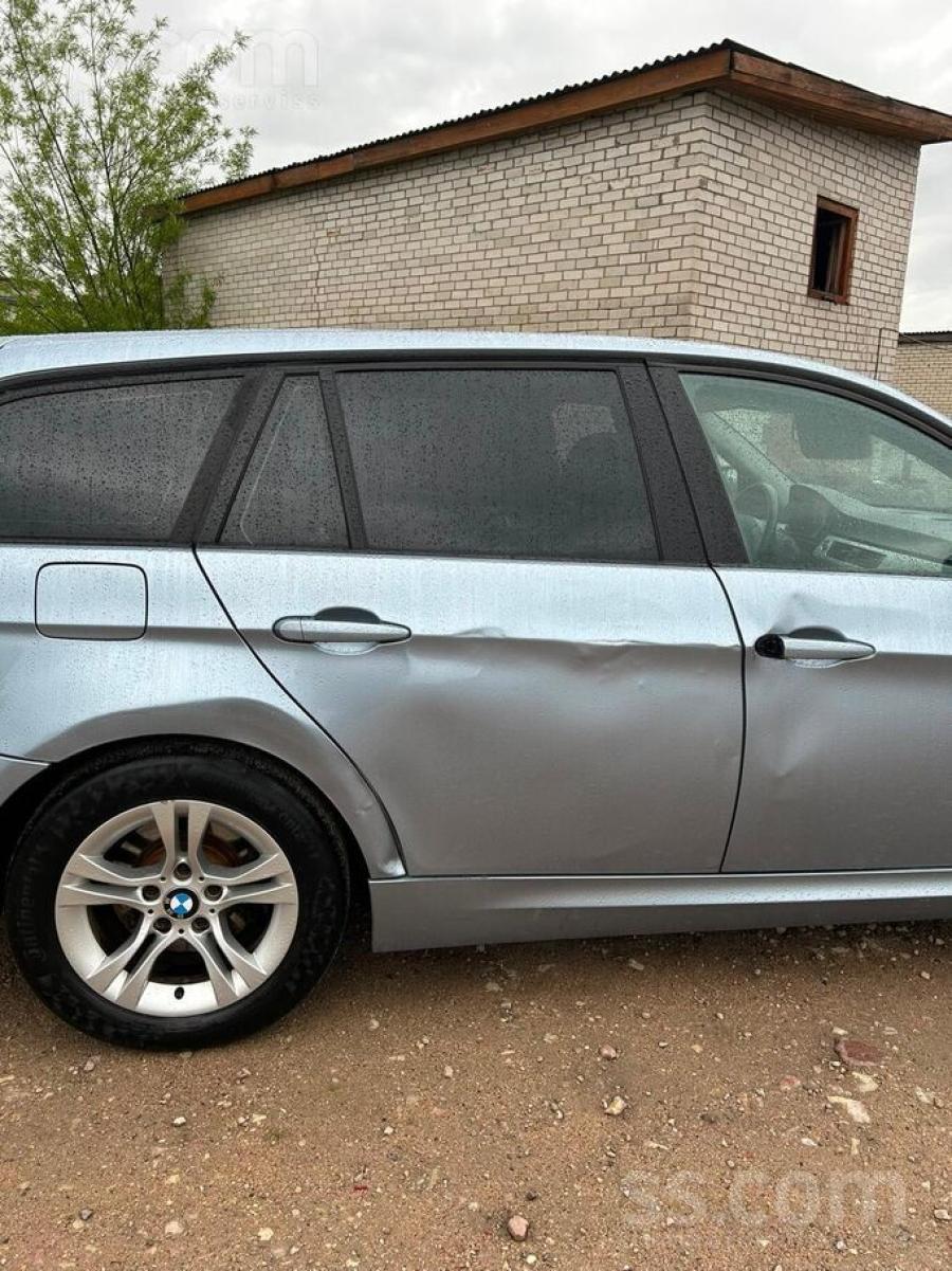 Blue BMW 318 2010 in Riga, with an engine capacity of 2.00 L and mileage of 266 thousand km for 3200 €, photo 9 on AUTOMOTO.COM.LV